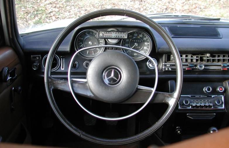 Mercedes-Benz /8 technical specifications and fuel economy
